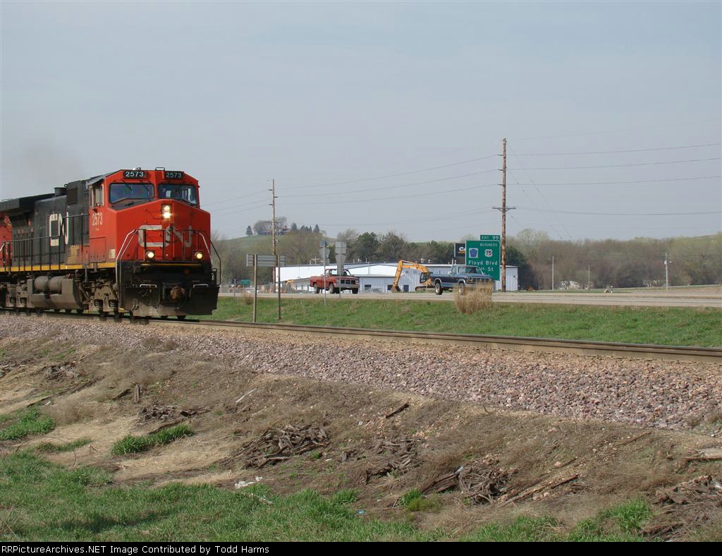 CN 2573